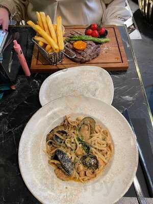 Ivy Tree, Romford - 113-117 South Street - Menu and Prices