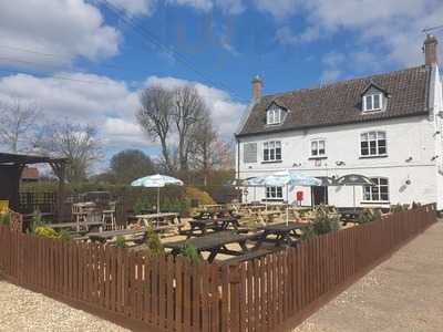 The Swan in Hilborough - Menu, Reviews, Photos