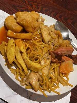 Golden Lily in Paignton - Menu, Reviews, Photos